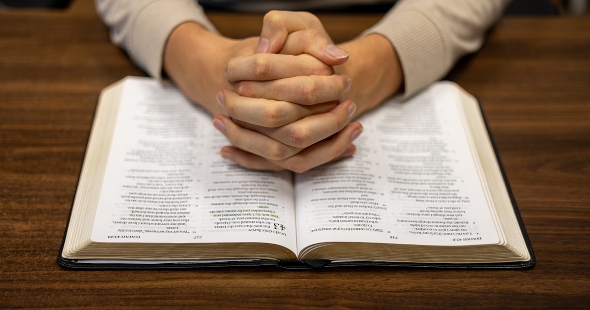 How to Pray with Anointing Oil: A Beginner's Guide – My Cup Runneth ...